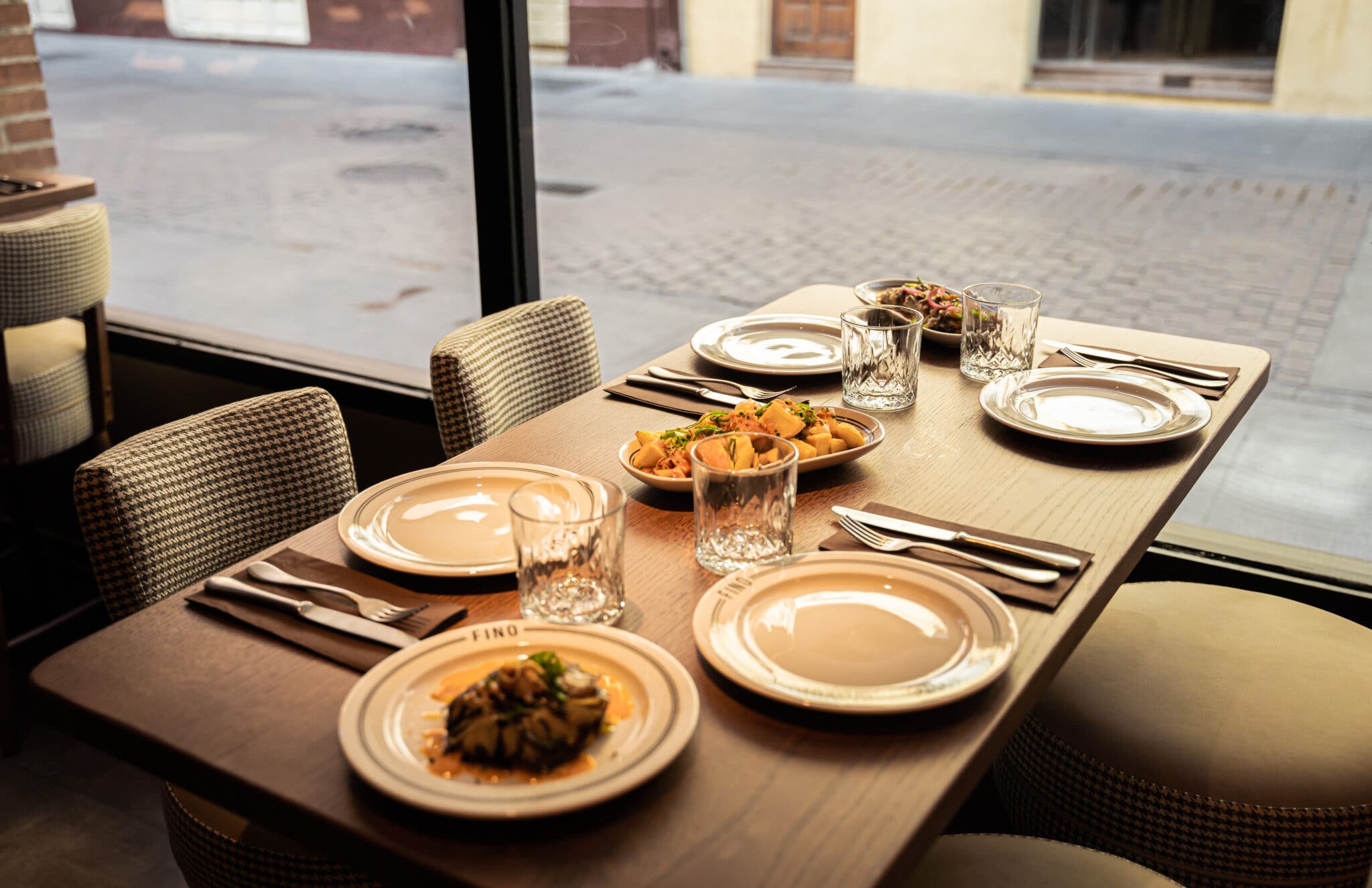 Fino Bar, el nuevo restaurante en la calle de moda de Alcalá de Henares ...